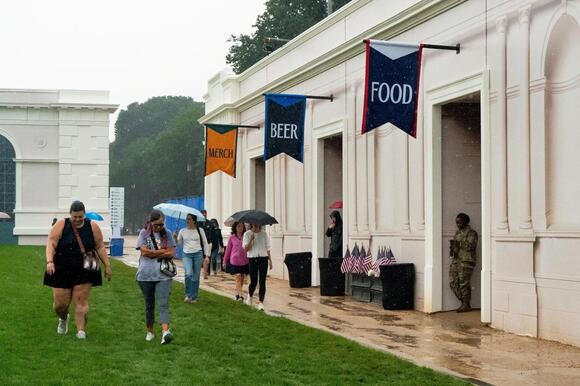 Fox News Unwittingly Humiliates Trump With Empty Fair Footage - NewsBreak