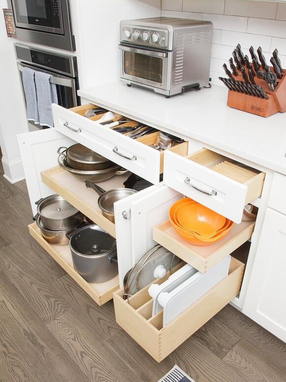 This Kitchen Storage Idea Keeps Showing Up in Every Smart Layout for ...