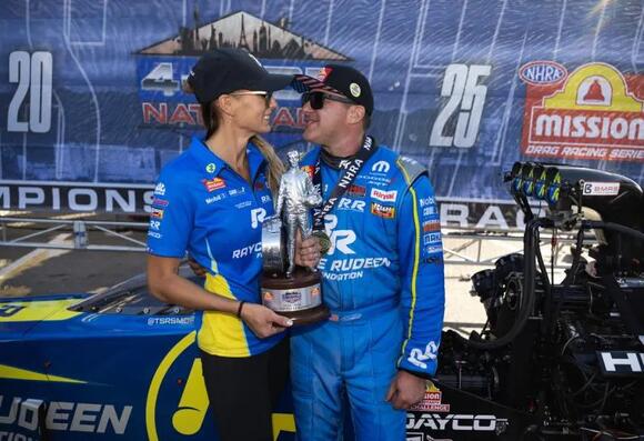 Tony Stewart Publicly Silences His Star Driver’s Cheeky ‘Divorce’ Dig ...