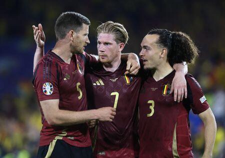 Soccer-De Bruyne leads from front to get Belgium firing again