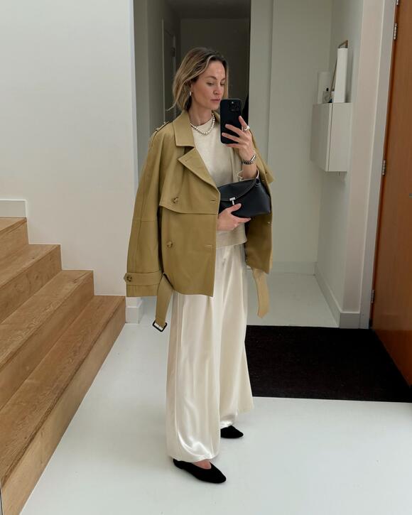 Not Leggings, Not Jeans—This Is the Comfy Yet Chic Pant Style Fashion ...