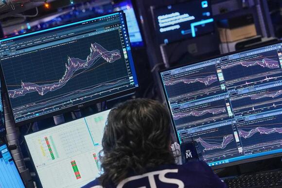 Wall Street slumps as bank and tech stocks fall - NewsBreak