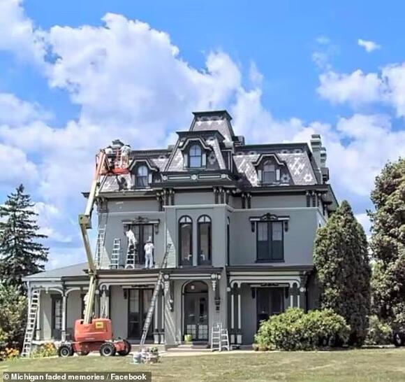 Builder brothers reveal how they transformed crumbling Michigan mansion ...