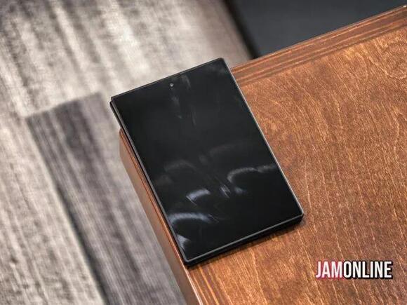 Galaxy Z Fold 8 Dummy Unit Reveals the Camera Layout and Overall Design ...