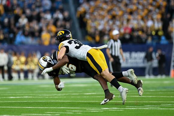 Iowans Might Not Be Able To Watch The Hawkeyes This Weekend - NewsBreak