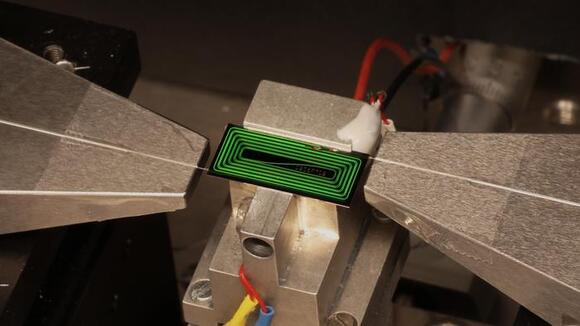 Scientists figured out how to shrink huge ultrafast lasers so they fit ...