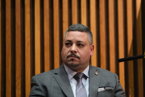 Eric Adams taps ex-FBI official Tom Donlon as interim police ...