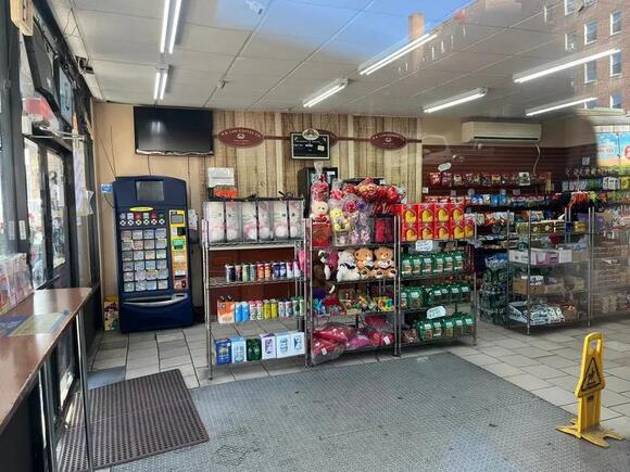 Bodega owners urge Queens DA not to prosecute clerk who fatally stabbed ...