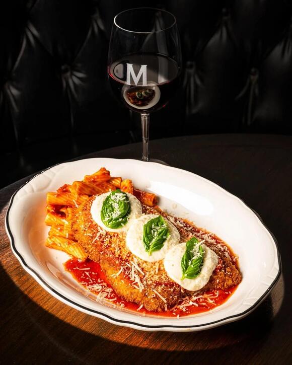 Top Two Chain Restaurants For Chicken Parmesan In Illinois - NewsBreak