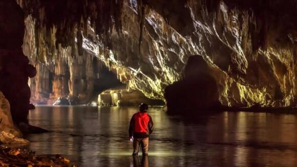 The Most Unbelievable Underwater Caves in the US - NewsBreak