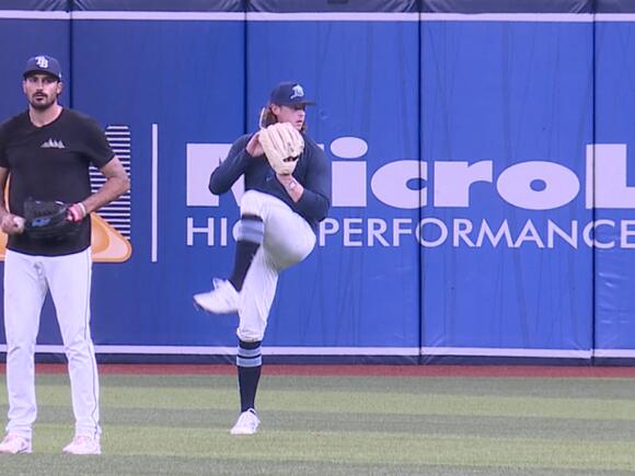 Rays' Lowe uses golf to help his baseball swing