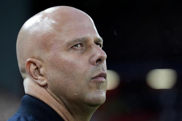 Liverpool captain Virgil van Dijk thanks former boss Arne Slot - NewsBreak