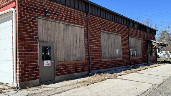 Wilson Avenue residents oppose potential apartment building in old bus barn
