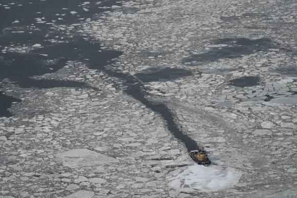 Hudson River ice suspends NYC ferry service as deep freeze grips the ...