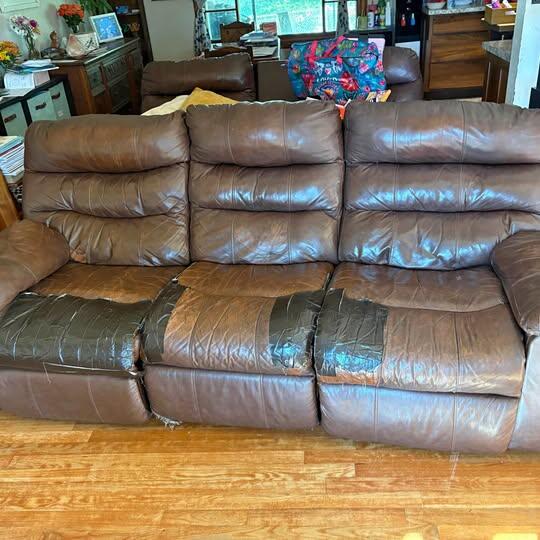 🎁 Freebies Up for Grabs in Newark — Couches, Treadmill & More - NewsBreak