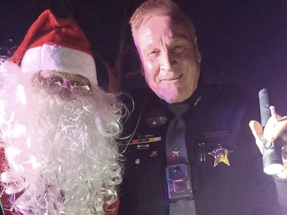 Blade reporter has front-seat exclusive as Santa gets pulled over in ...