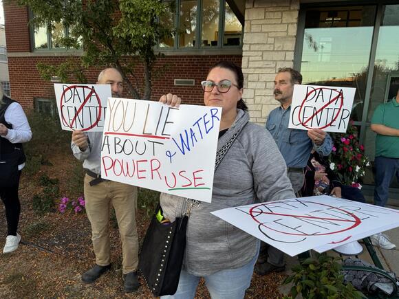 Meeting attendees clash over massive Ozaukee County data center project ...