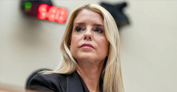 Pam Bondi’s tumultuous love life revealed - NewsBreak