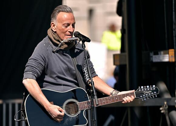 Bruce Springsteen's Reps Issued A Statement After A Viral Video Of The ...