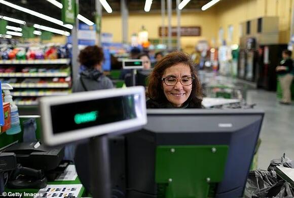 Walmart axes 1,000 workers as white-collar jobs bloodbath intensifies ...
