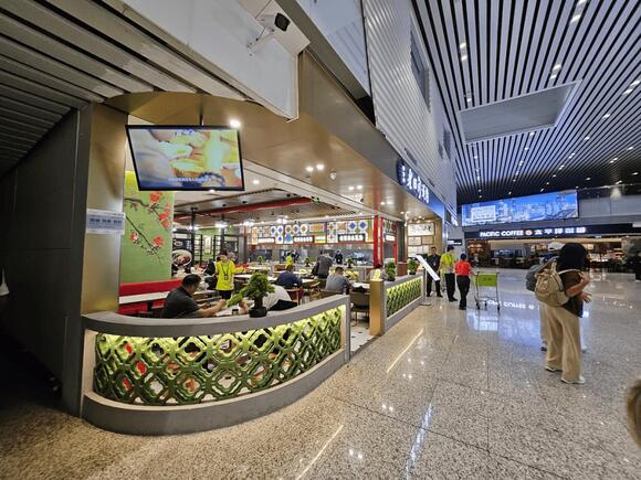 The TSA Crisis Is Making Airport Food Scams Worse – Here Are 5 to Watch ...