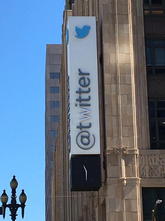 Musk celebrates partially deleting ‘w’ in Twitter sign in SF HQ