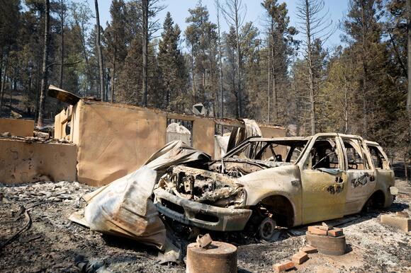 ‘Extreme’ wildfire behavior forces evacuation of entire New Mexico town