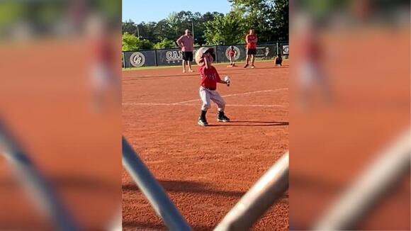 Tiny Tee Ball Player Jams Out to Walk Up Song, Channels Savannah ...