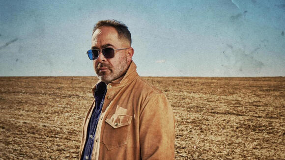 “Give My Country Back”: Staind’s Aaron Lewis Unleashes Fiery New Anthem ...