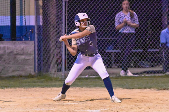 Golden Falcons top Demons 15-4