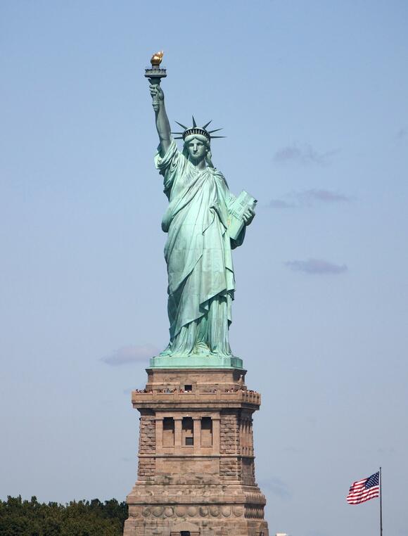 7 Famous Landmarks That Almost Looked Completely Different - NewsBreak