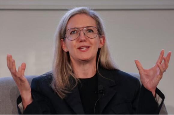 Cracker Barrel CEO Openly Discusses Rebrand Debacle - NewsBreak