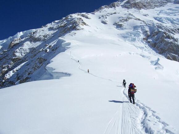 3 Latvian Climbers Die After Fall Near Denali Pass on Alaska’s Denali ...