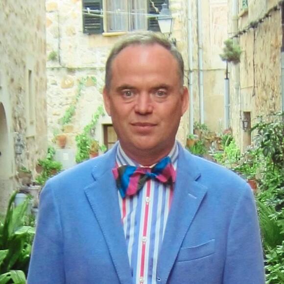 Paris Hilton Doesn’t Recall Meeting Ghislaine Maxwell Amid Claim She ...