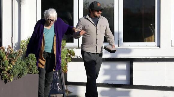 Hollywood Legend Shirley MacLaine Makes Rare Appearance With Male ...