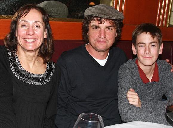 Laurie Metcalf’s Kids: All About Her 4 Children, Including Zoe Perry ...