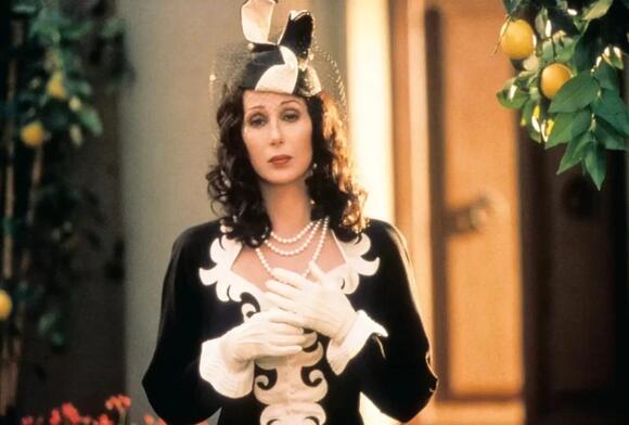 Cher’s Fans Wondering ‘What Happened To Her Lower Lip?’ After Recent ...