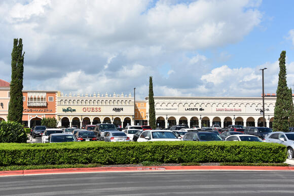 Best Outlet Malls to Shop at - NewsBreak