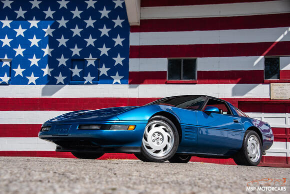 The 10 Greatest Corvettes: Icons of American Automotive Excellence ...