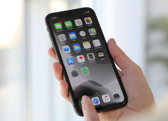 5 Preinstalled iPhone Apps You Can Delete To Clear Up Storage, Experts ...