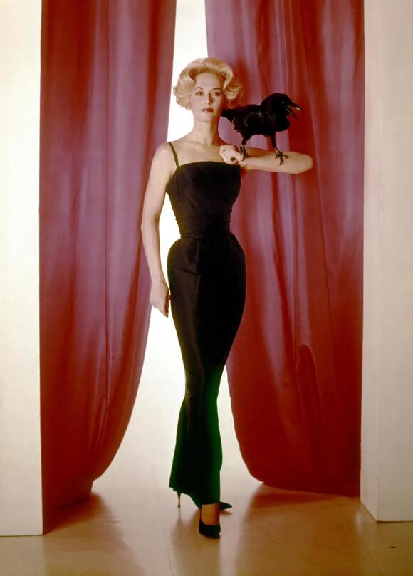 96-Year-Old Hollywood Icon Seen After a Year as Reports Say She Can't ...