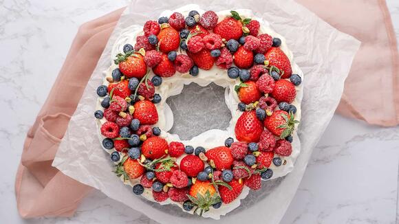 25 Berry Desserts You'll Make Once and Keep Craving All Season - NewsBreak