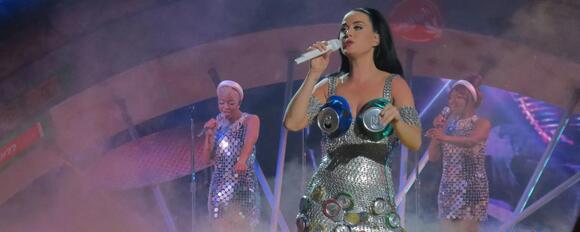 The Meaning Behind “Lifetimes” by Katy Perry and How Her Daughter ...