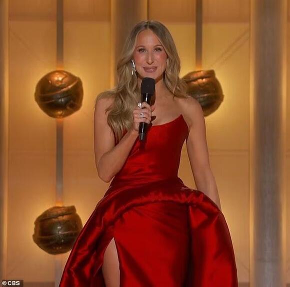 Golden Globes host Nikki Glaser roasted after she awkwardly butchers ...