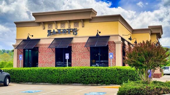 20 Restaurant Chains That Have Low-Key Great Food - NewsBreak
