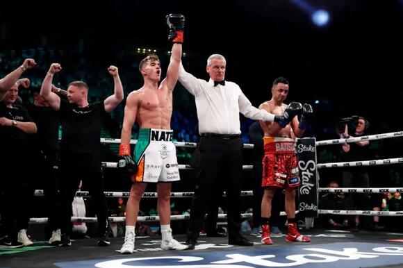 Who is Ben Williams and who is the former goalkeeper fighting against ...