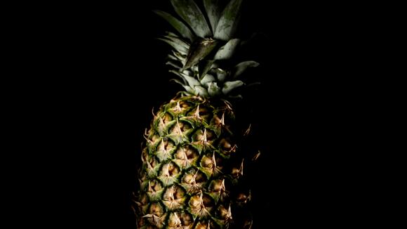 Why Can Pineapple Skin Tolerate A Metal Ball Heated To 1,000 Degrees ...