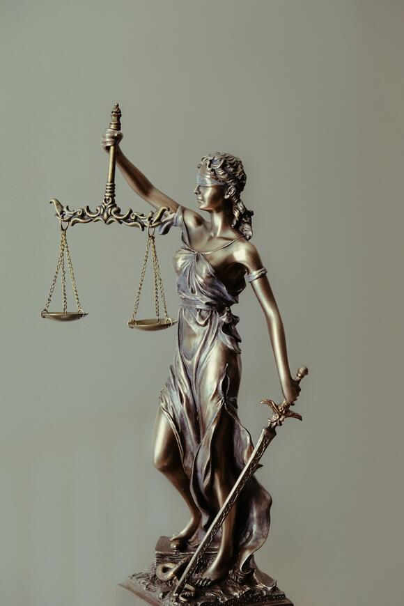 Democracy vs. Autocracy: 8 Reasons Why Both Systems Have Their Merits ...
