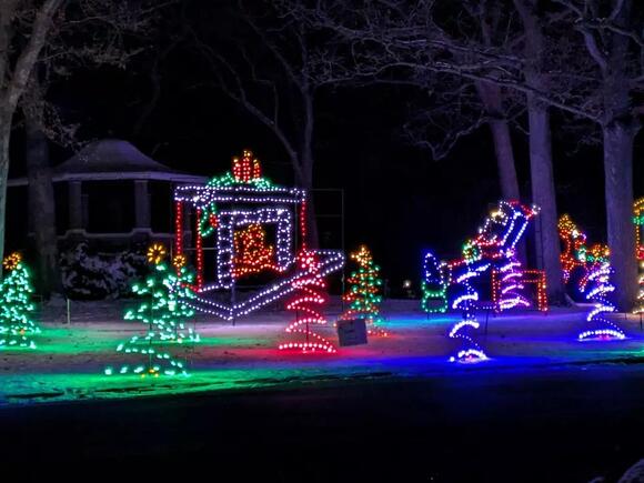 AAA’s Christmas Travel Forecast For Iowa & Illinois Is Likely To Break ...