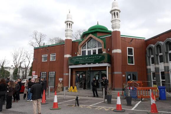 Charges laid after man with axe reported entering mosque during Ramadan ...